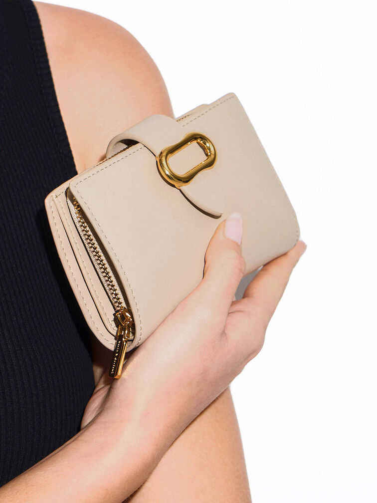 กระเป๋าสตางค์ Beige Daki Belted Wallet - CHARLES & KEITH TH