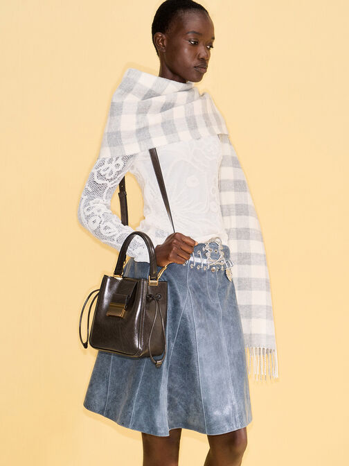 กระเป๋าทรงถังผู้หญิง Charles & Keith ของแท้ ซื้อออนไลน์ง่ายๆ ที่นี่ ...