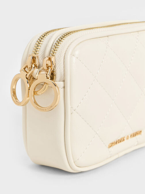 กลับมาอีกครั้ง: กระเป๋า, รองเท้า และแอคเซสเซอรี่ | CHARLES & KEITH TH