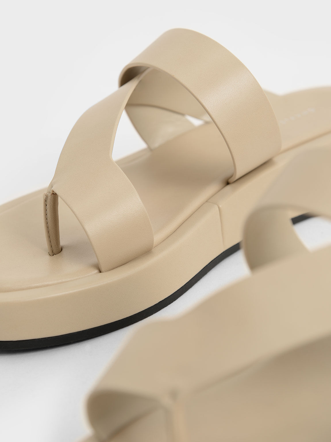 Women's Thong Sandals & Flip-Flops | Shop Online | CHARLES & KEITH TH